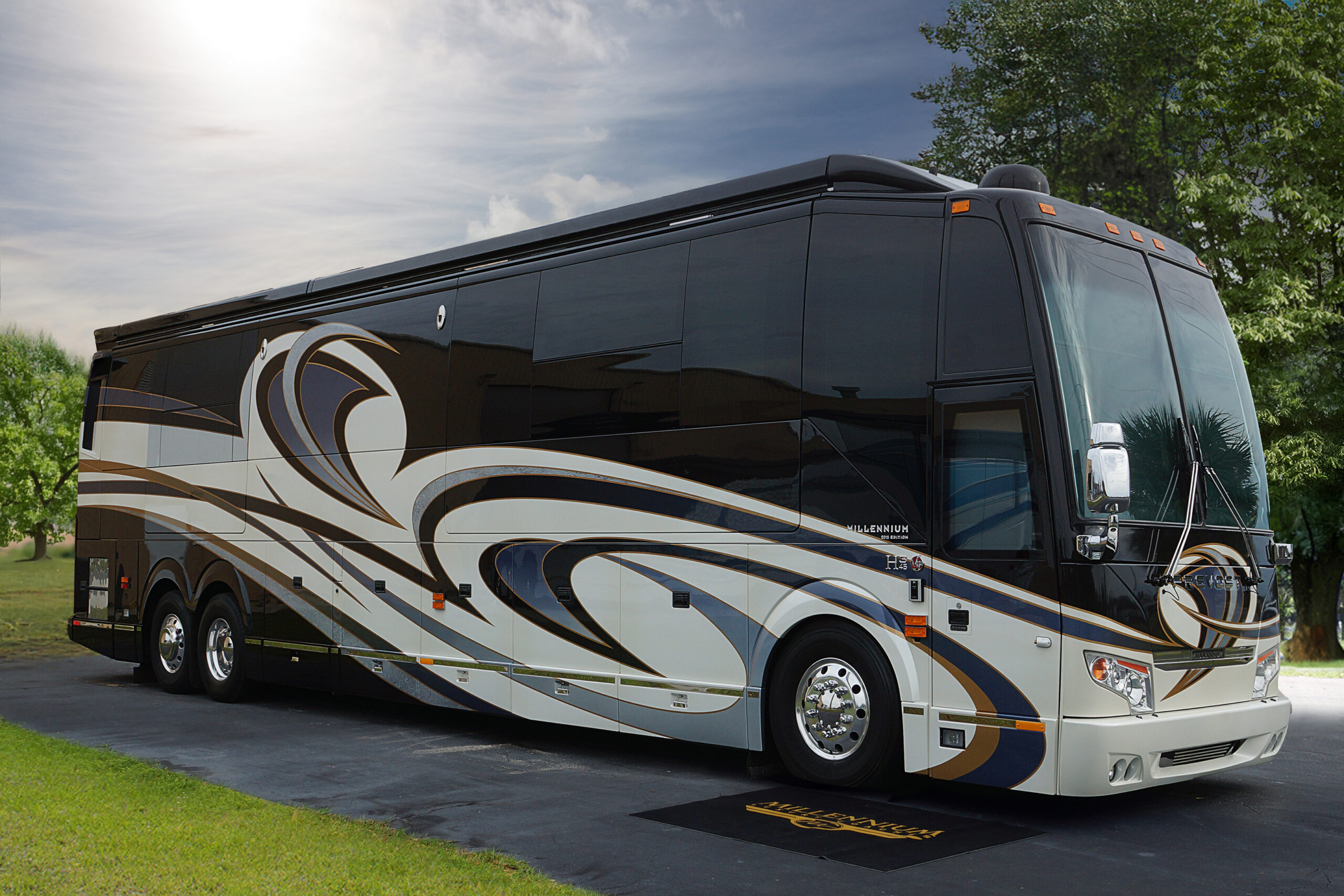 2015 Prevost Millennium H3-45 Stock#901 S4 - Prevost Community