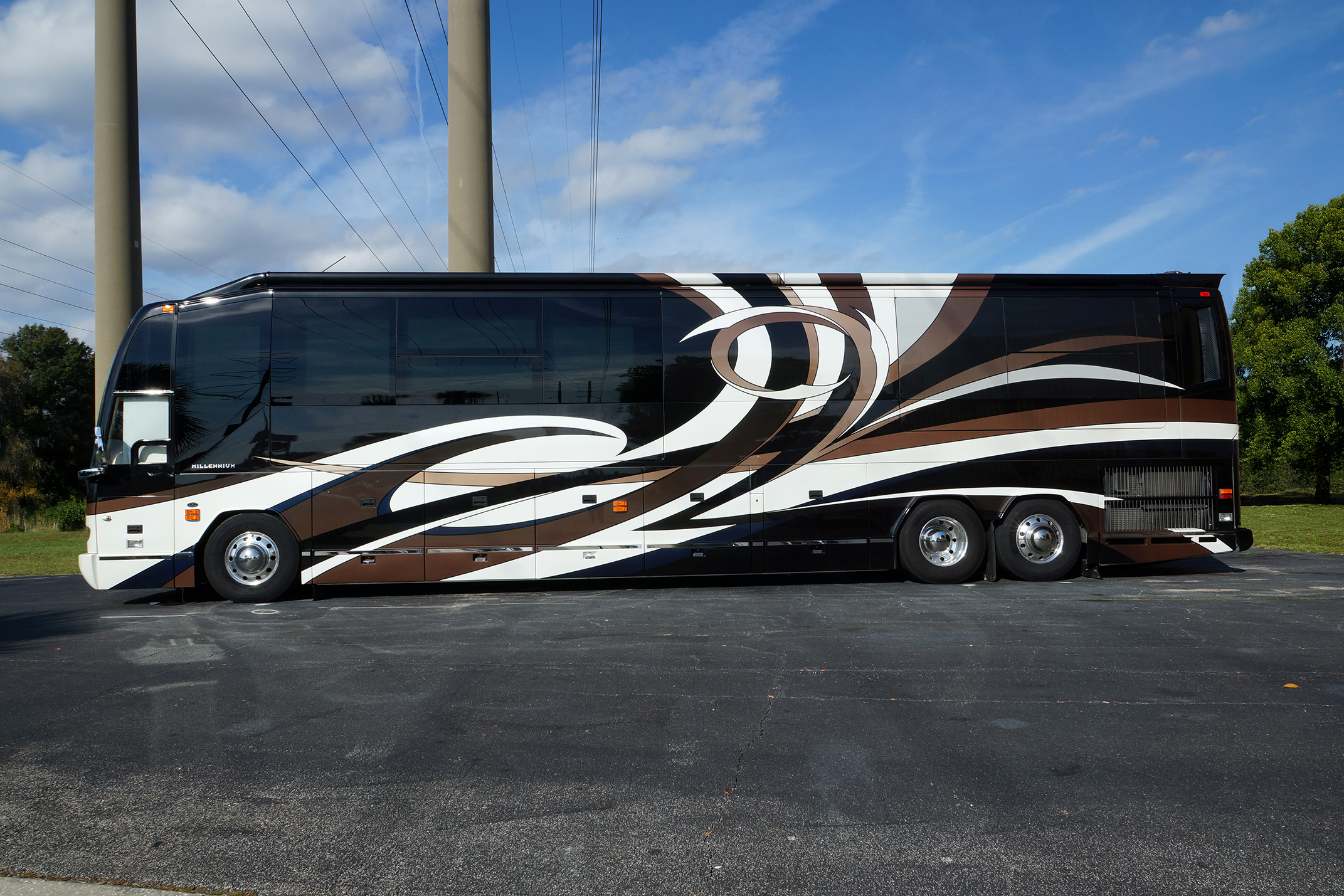 2010 Prevost Millennium H3-45 Stock#911 S2 - Prevost Community
